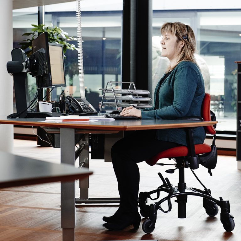 Vela 700 Electric Independence Chair - Walkable Perching Stool